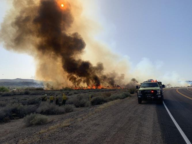 Rapidly moving wildfire in Arizona destroys dozens of structures and ...