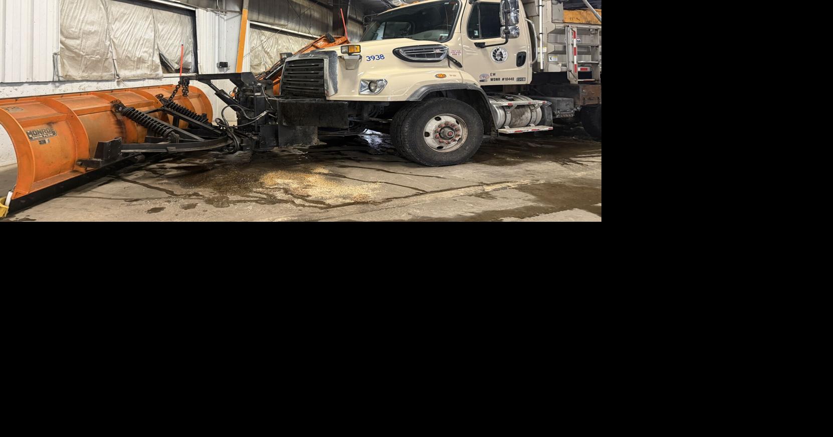 Blizzard hits Madison: City plow crews say expect icy patches and ...