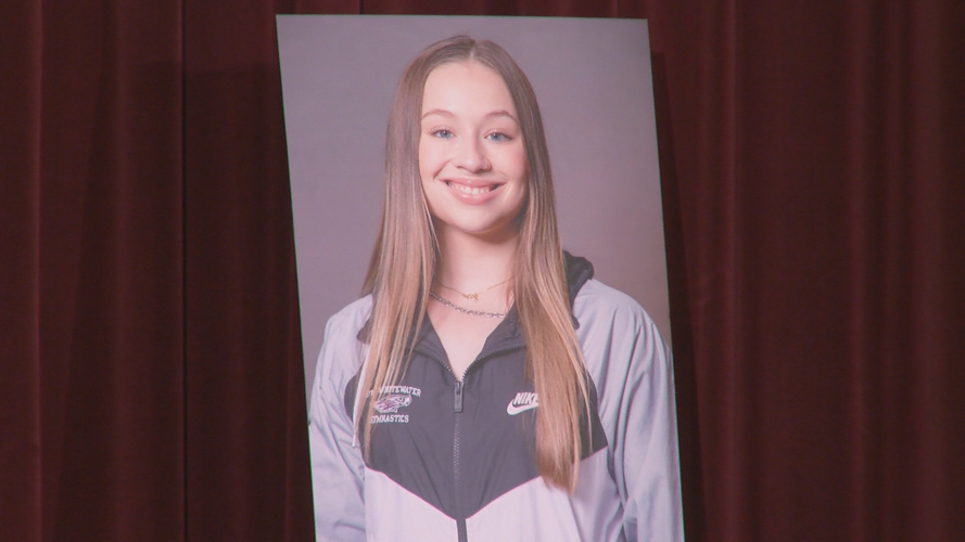 Students, faculty hold vigil to honor Kara Welsh | News | wkow.com