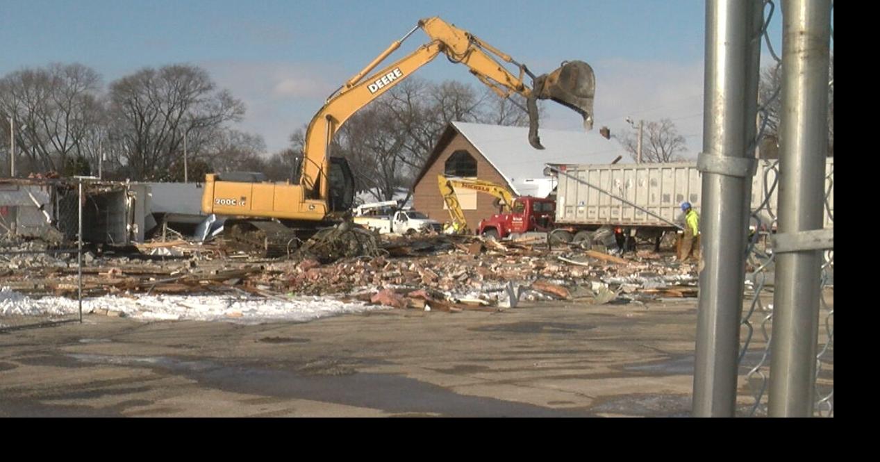 Crews tear down former Ella’s Deli | Archive | wkow.com