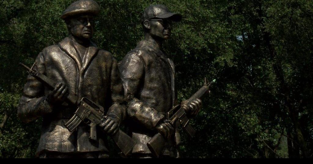 Memorial statue dedicated to Hmong-Lao veterans in La Crosse | Archive ...
