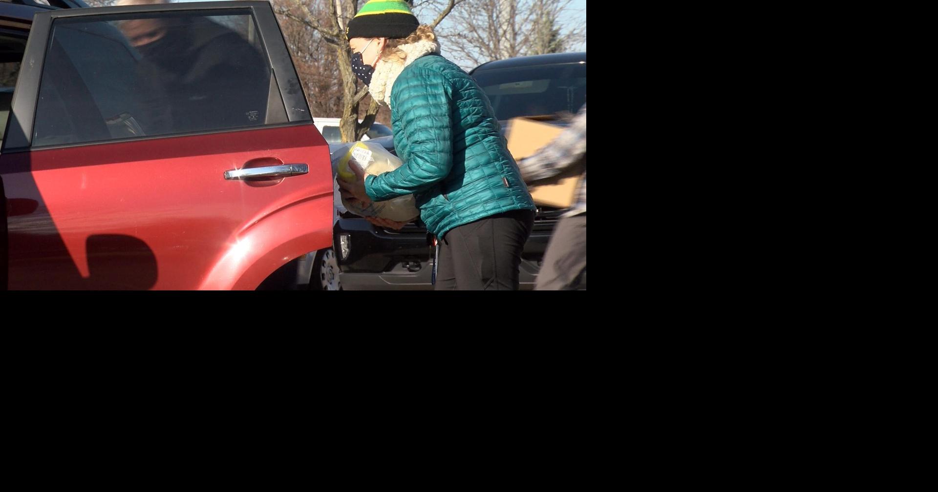 Badgers coach Howard Moore’s foundation helps families this ...