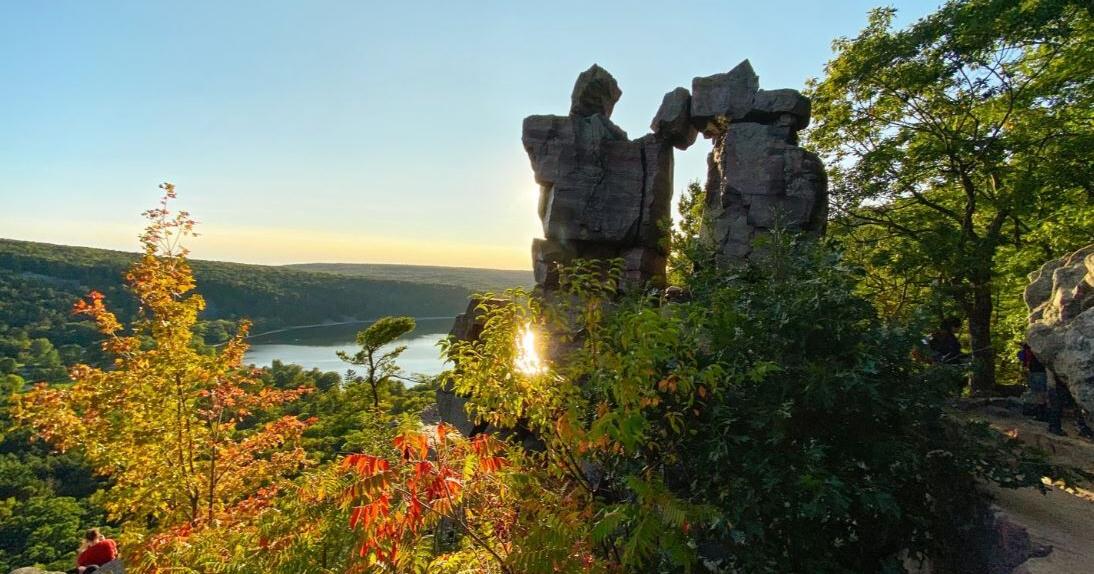 Checking out the fall colors in the Dells | News | wkow.com
