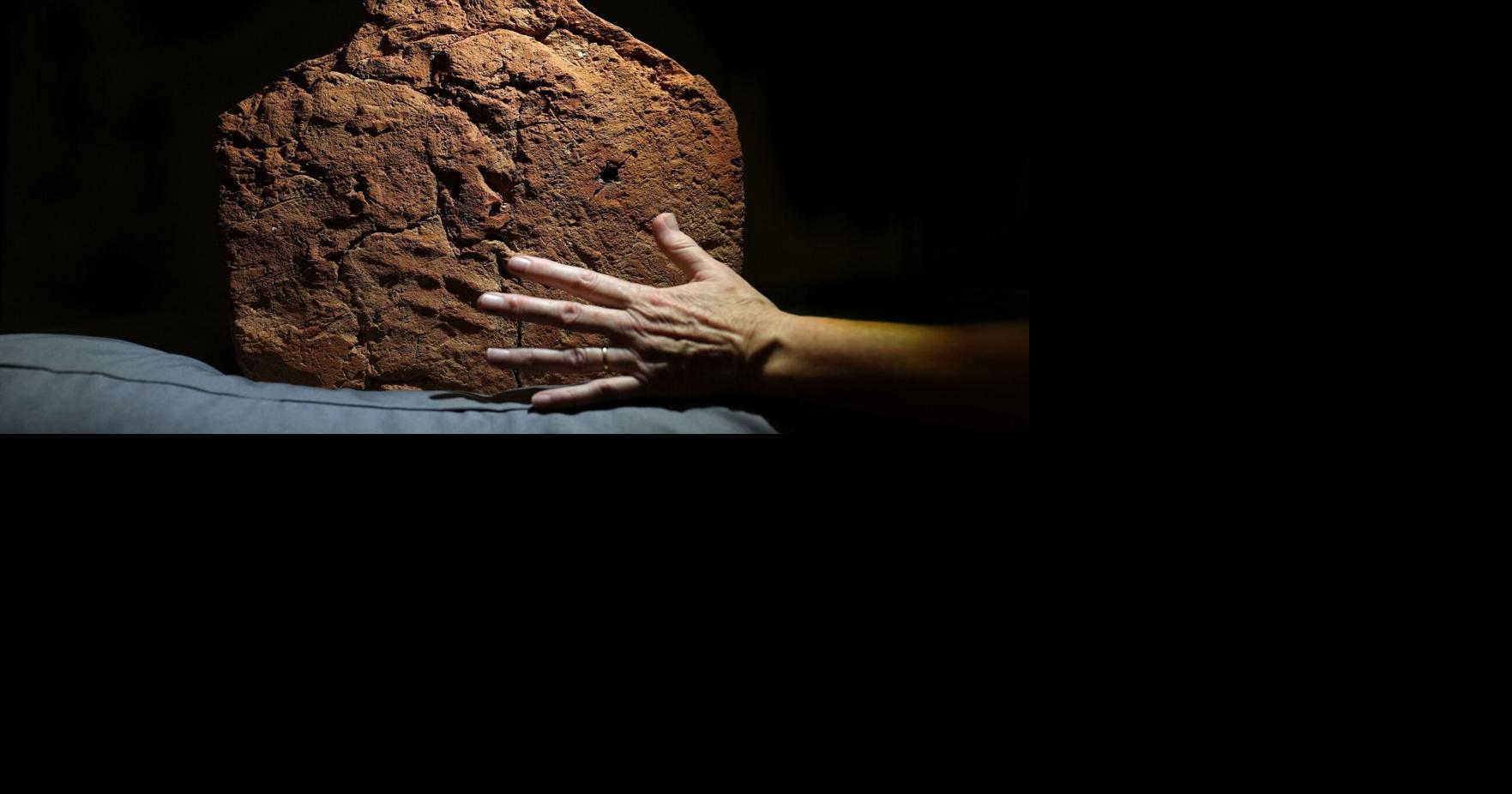 4,000-Year-Old Handprint Found on Ancient Egyptian Tomb | Education ...
