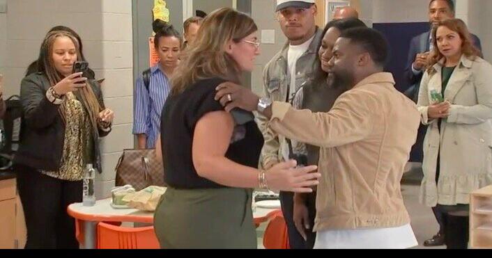 Kevin Hart surprises Philadelphia students with encouragement, new book ...
