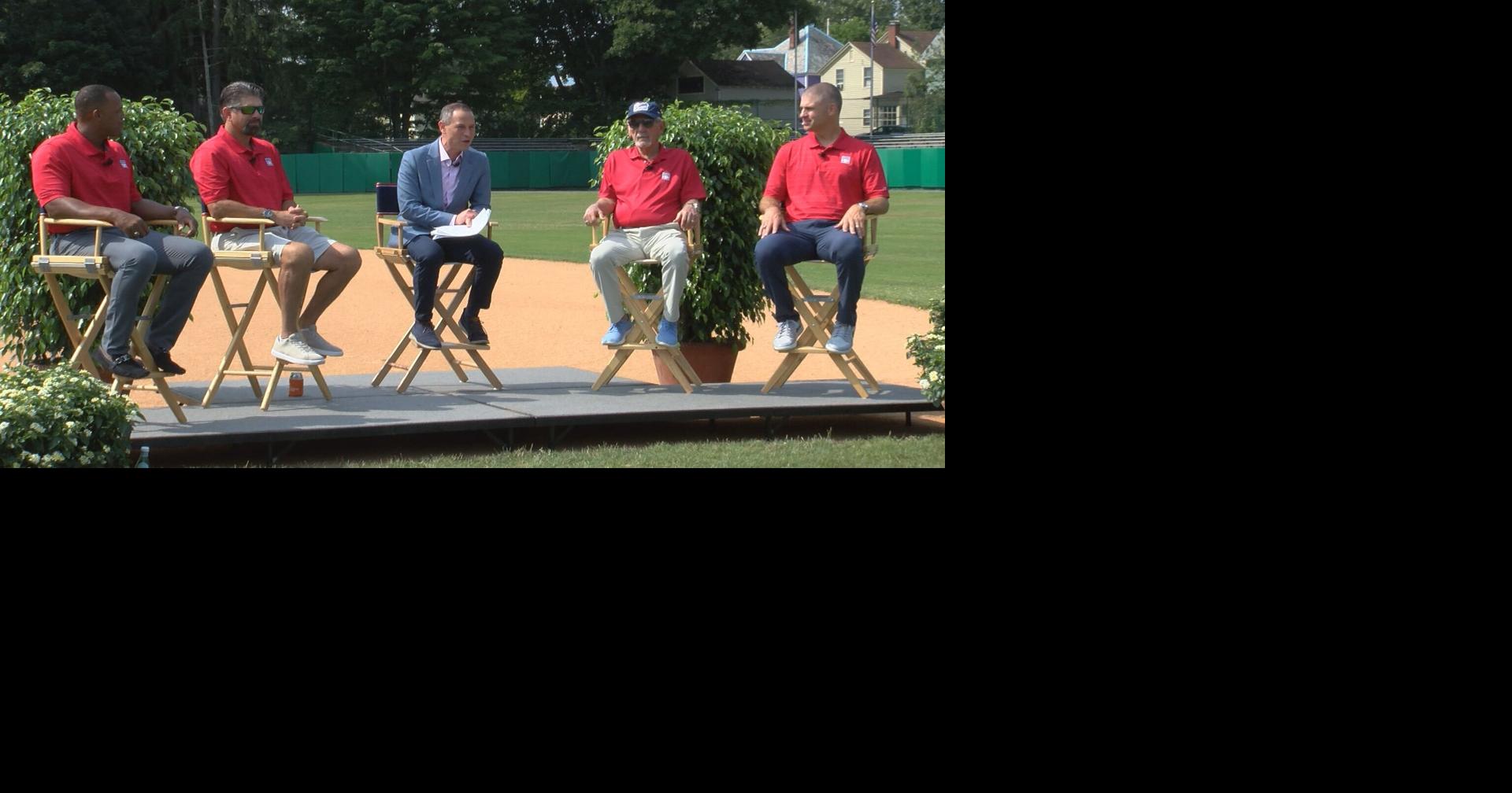Baseball Fans Learn More About Hall of Famers at Legends Of The Game ...