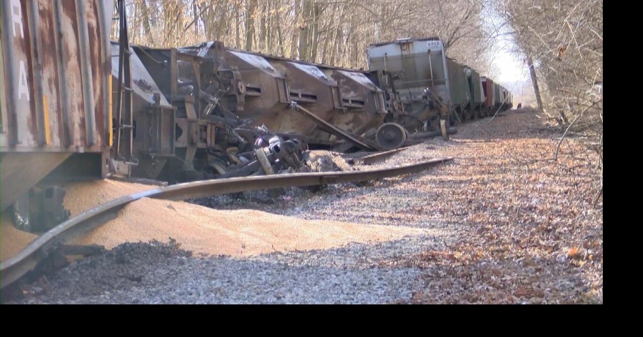 SR 26 closed as train derailment clean up continues | Local | wlfi.com