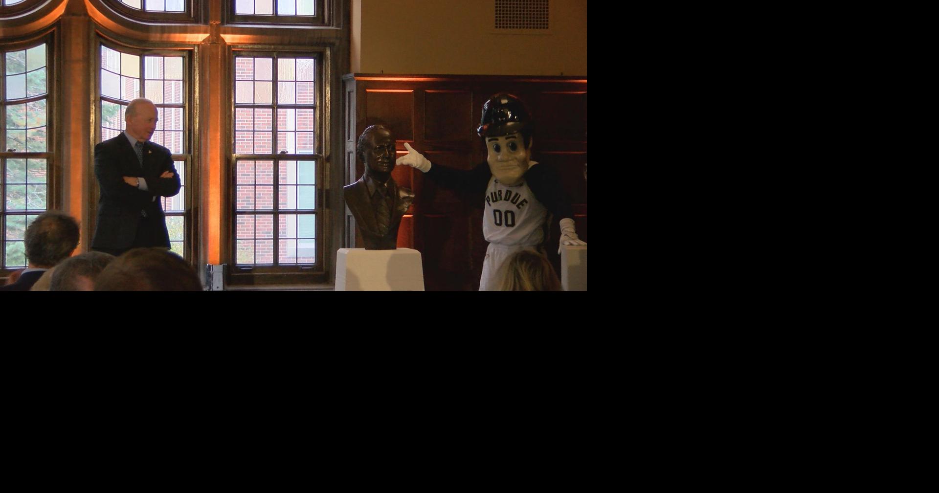 Former Purdue President Honored in Bust Unveiling | Local | wlfi.com