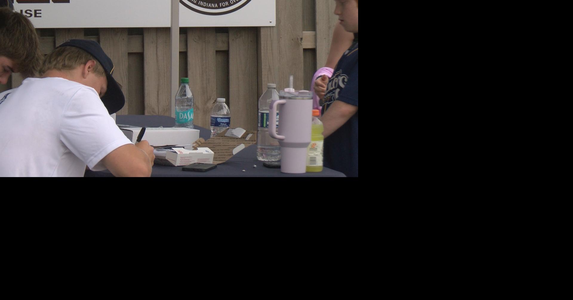 Lafayette Aviators welcome fans to 4th Street Fest | Local | wlfi.com