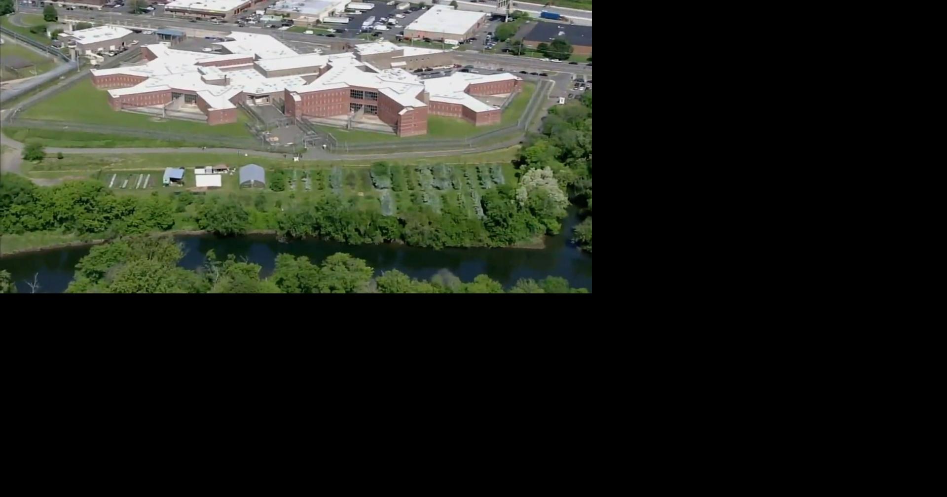 How 2 inmates were able to escape from a Philadelphia prison, according ...