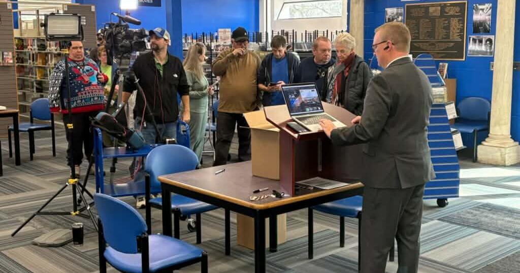 WPSD weather team film live weather at McCracken County Public Library | News | WPSD Local 6