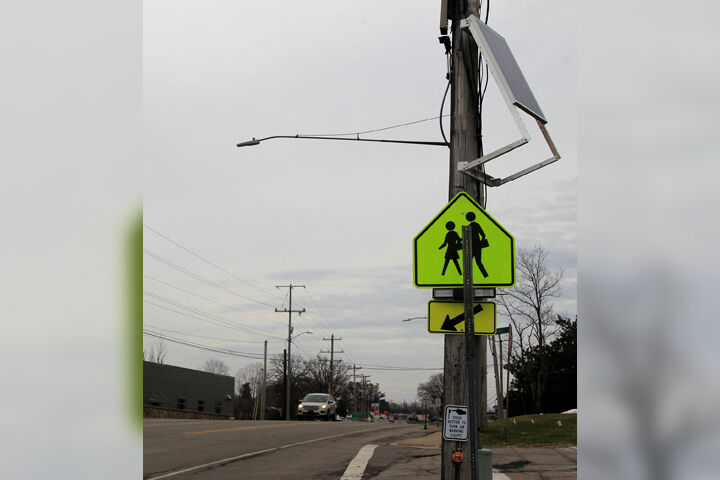 Flashing light to alert drivers to presence of pedestrians installed ...