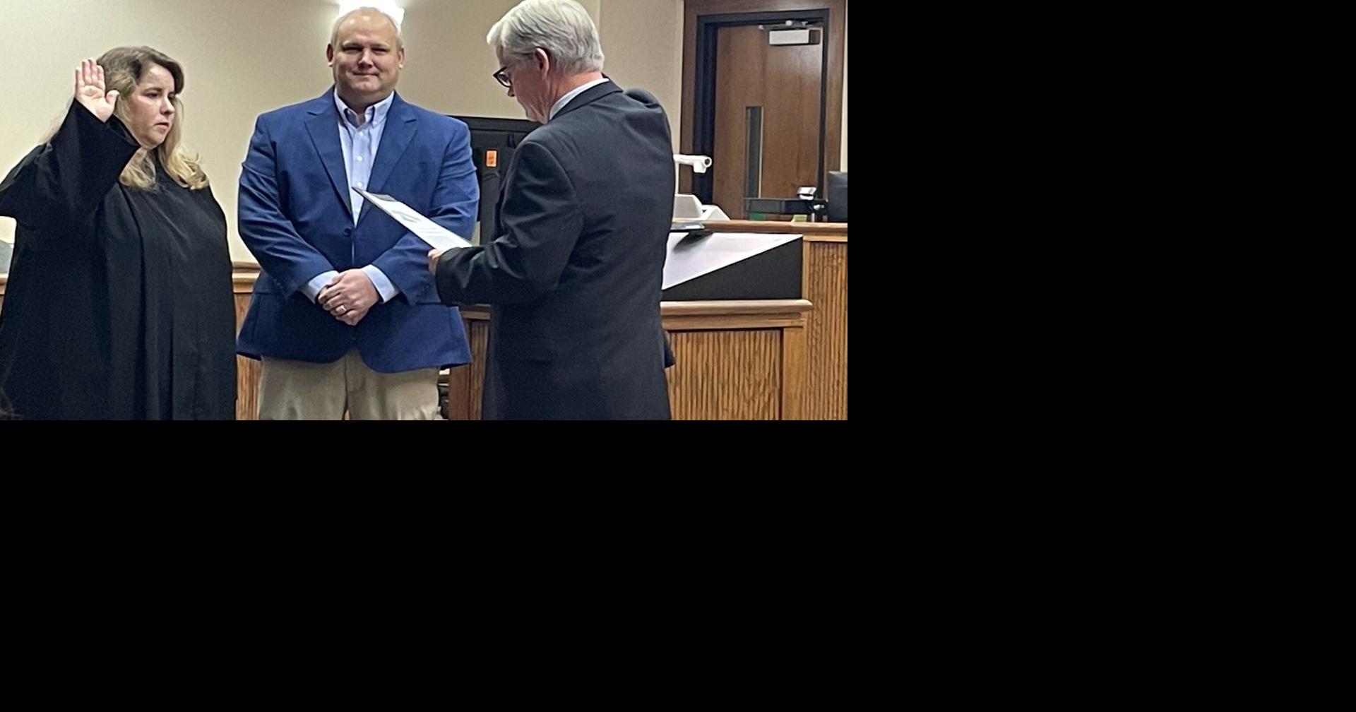 Andrea Moore sworn in as 42nd Circuit Court judge | News | WPSD Local 6