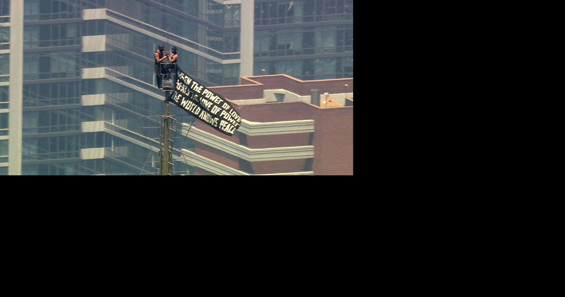 Two people in custody after scaling to top of Empire State Building ...