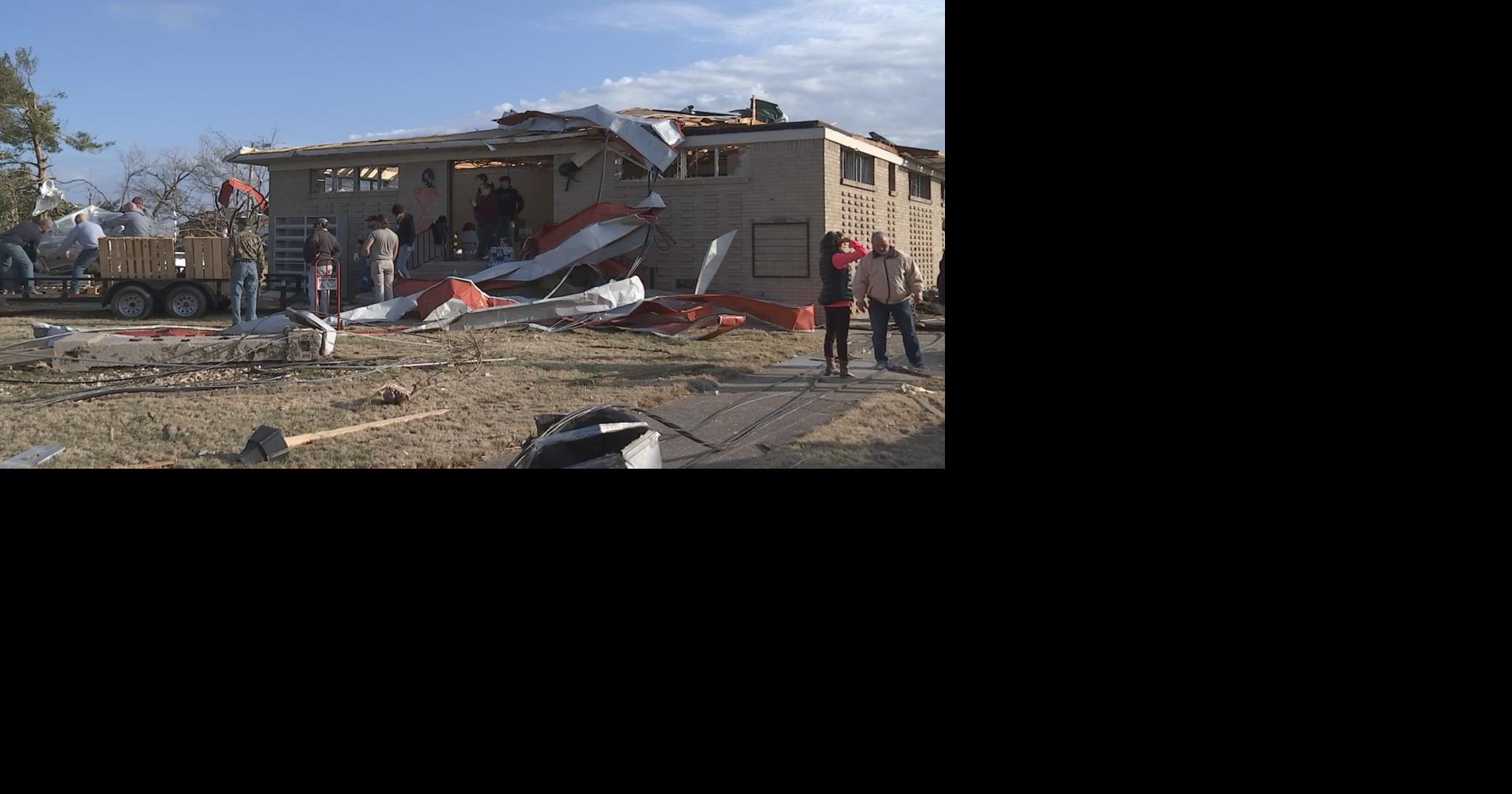 Birds fly together: Graves County football helps cleanup effort in ...