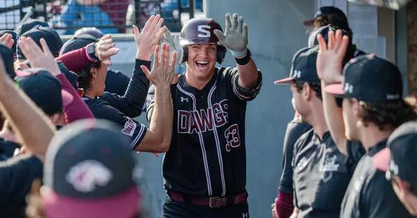 SIU baseball dominates Bradley in weekend sweep; Outscores Braves 51-19 ...
