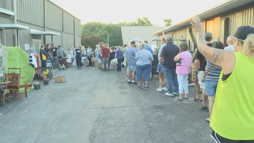 People from far and near kick off the 19th annual 400 Mile Sale | News ...