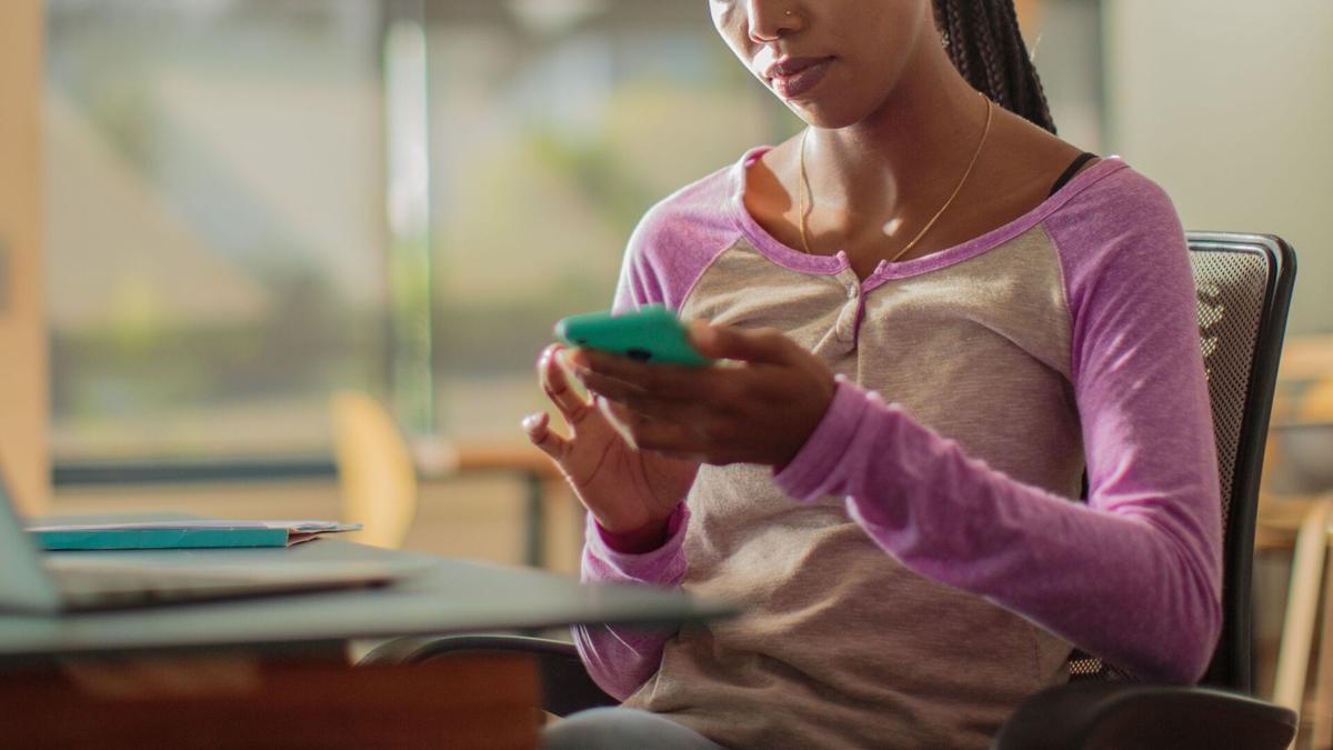 Your phone may not be the problem when it comes to distraction, study ...