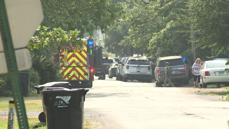 Man accused of engaging in standoff with police in Metropolis, Illinois ...