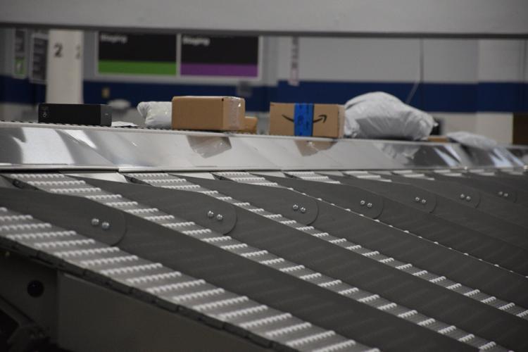 USPS unveils modernized sorting center in Carbondale | News | WPSD Local 6