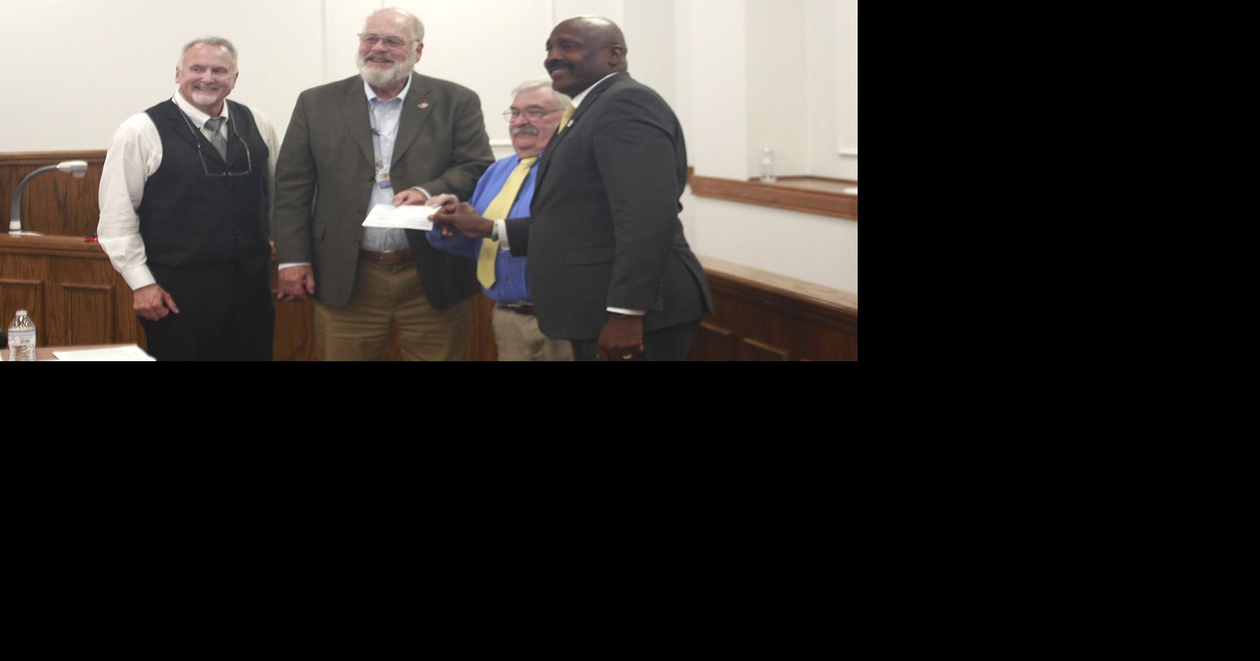 McCracken County Fiscal Court discusses scholarship fund finances ...