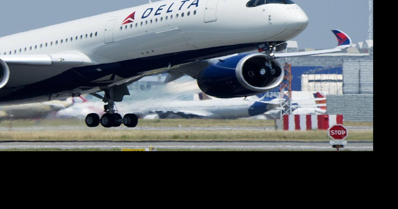 Delta plane loses nose wheel as it prepared for takeoff from Atlanta ...