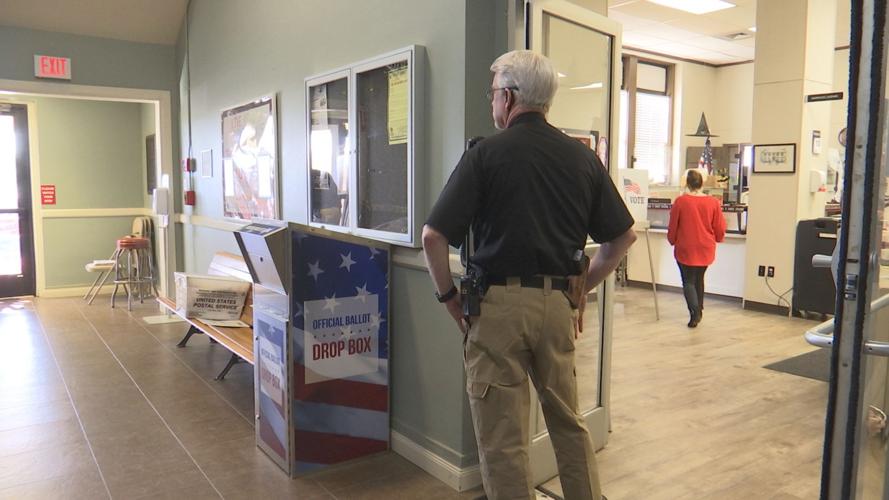 Neighbors take advantage of first day of early voting in Graves County ...