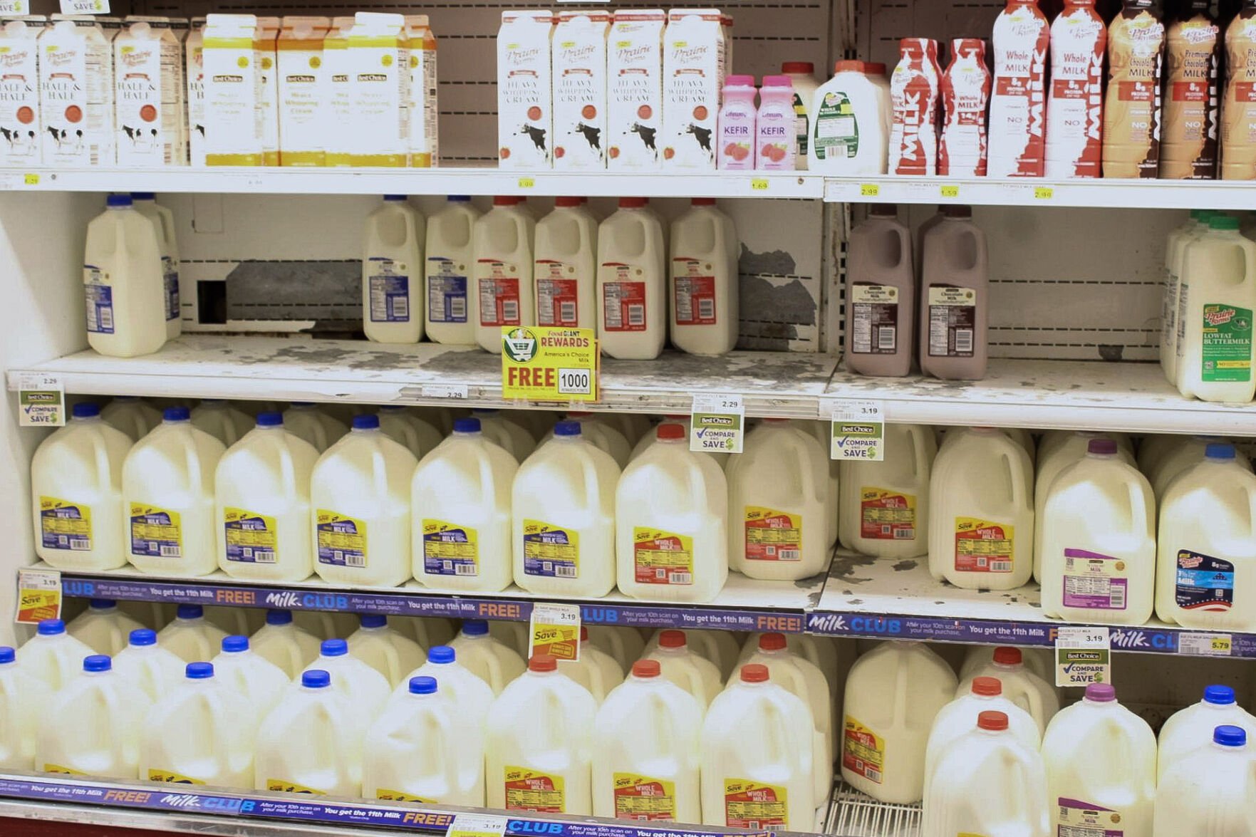 Grocery stores manage low stock of essential goods for winter storm ...