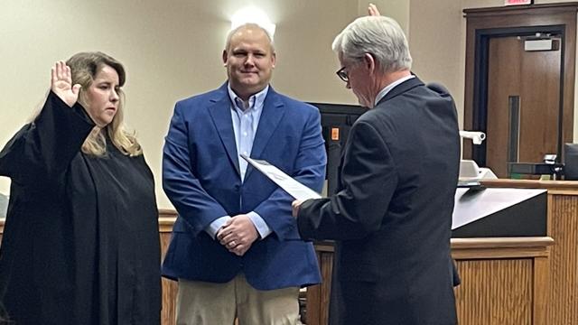 Andrea Moore sworn in as 42nd Circuit Court judge | News | WPSD Local 6