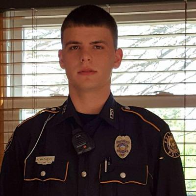 Fulton officer evacuates woman, two children from burning home ...