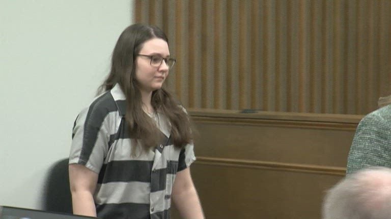 Murder trial postponed for Tennessee mother accused of killing daughter, 15-month-old Evelyn ...
