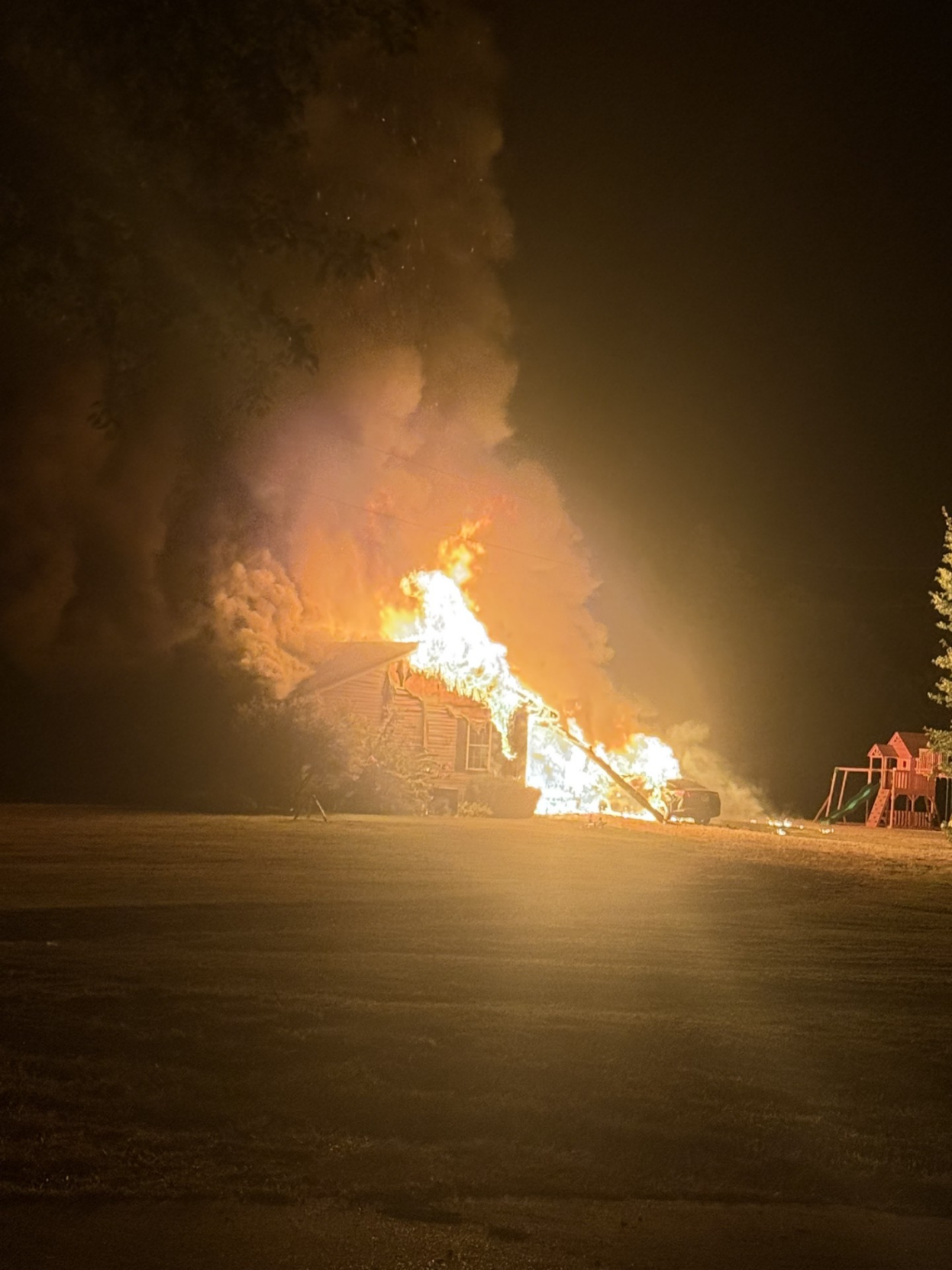 Latham Firefighters battle Vaughn Road house fire | News | WPSD Local 6