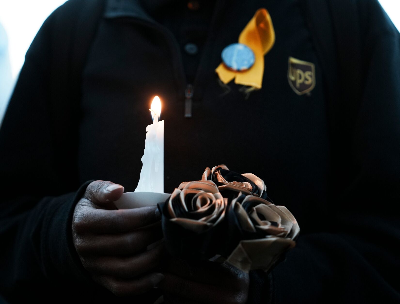 Randomness of UPS air disaster shocks happy hour crowd at popular local ...