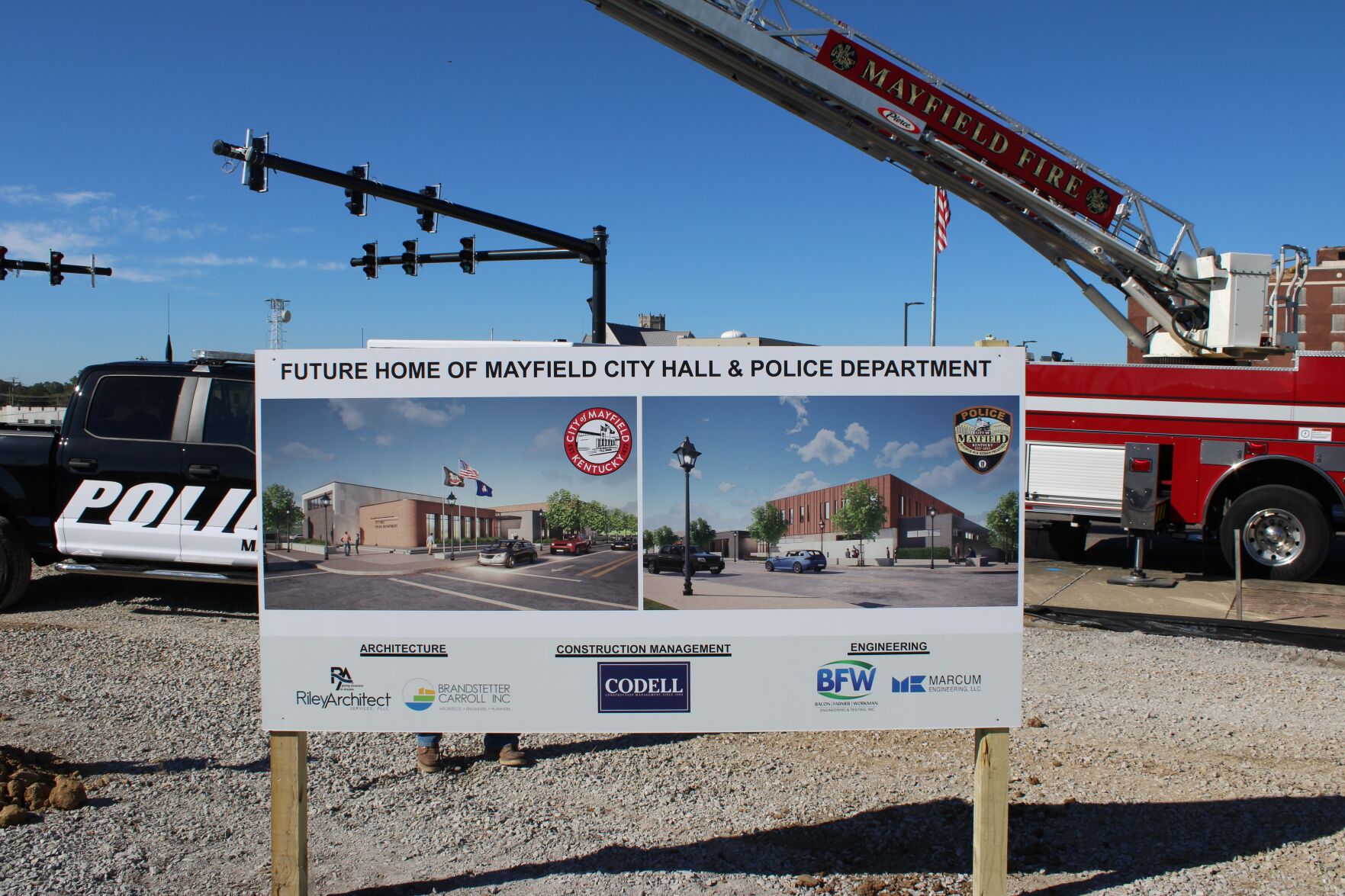 Mayfield breaks ground on new city hall, police headquarters during ...