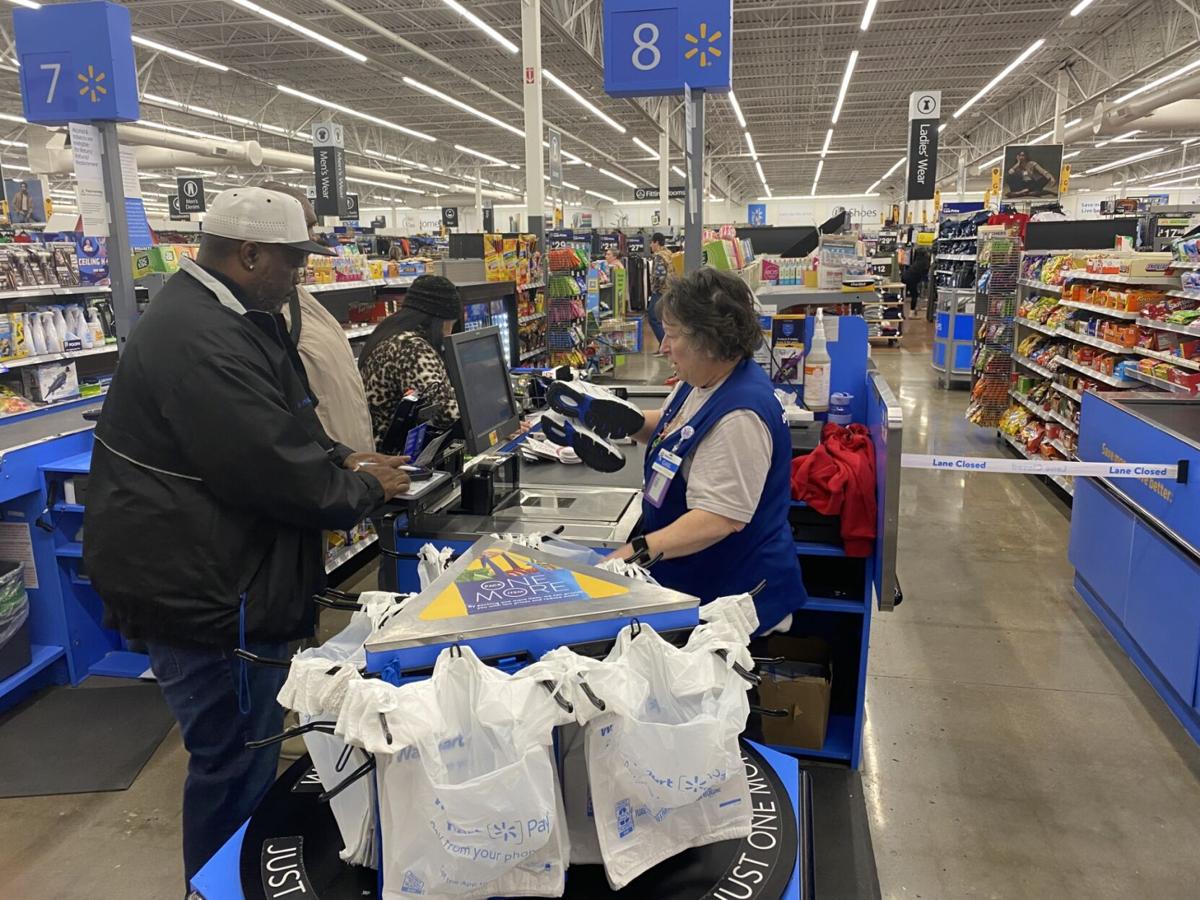 Big Ed's in Paducah brightens the holiday for local students | News ...