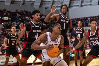 Black scores 22 points, Austin Peay holds off Southern Illinois 70-68 ...
