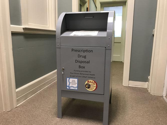 Fulton County sheriff encourages community to keep using drug drop ...