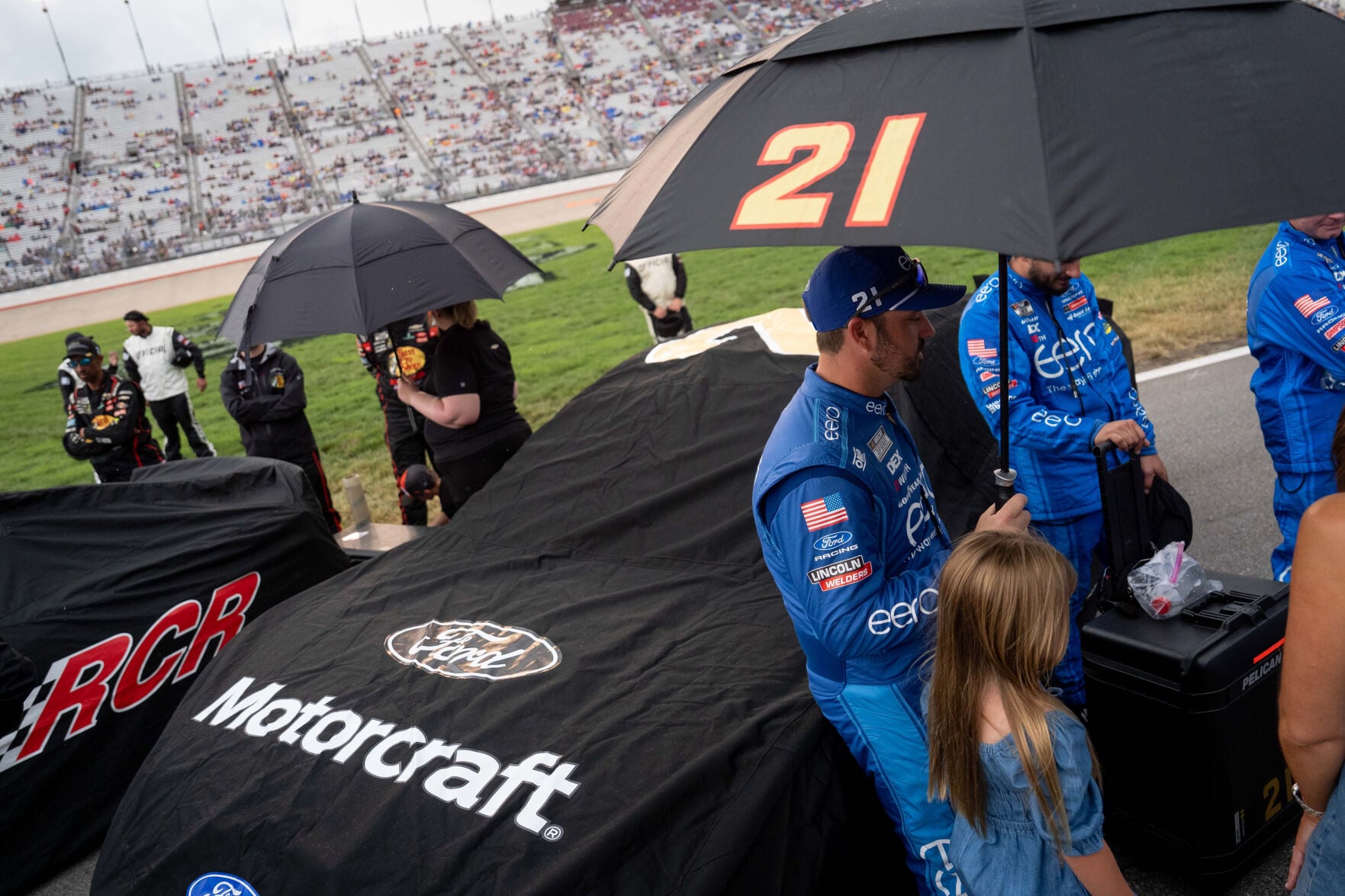 NASCAR's Cup Series race at Nashville Superspeedway starts after 80 ...