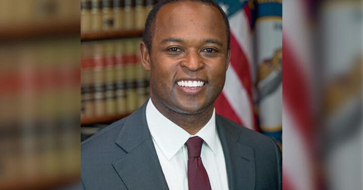 Daniel Cameron banking on his name ID to overcome lackluster fundraising in Kentucky Senate race ...