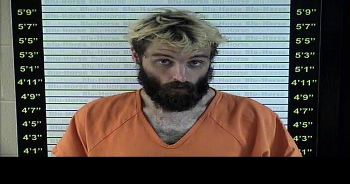 Mayfield man charged with attempted murder after trying to throw mother ...