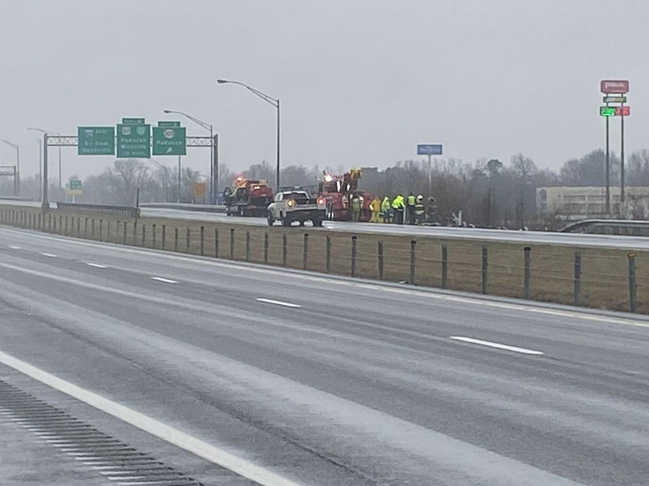 I-24 eastbound back open near Ohio River Bridge after crews remove ...