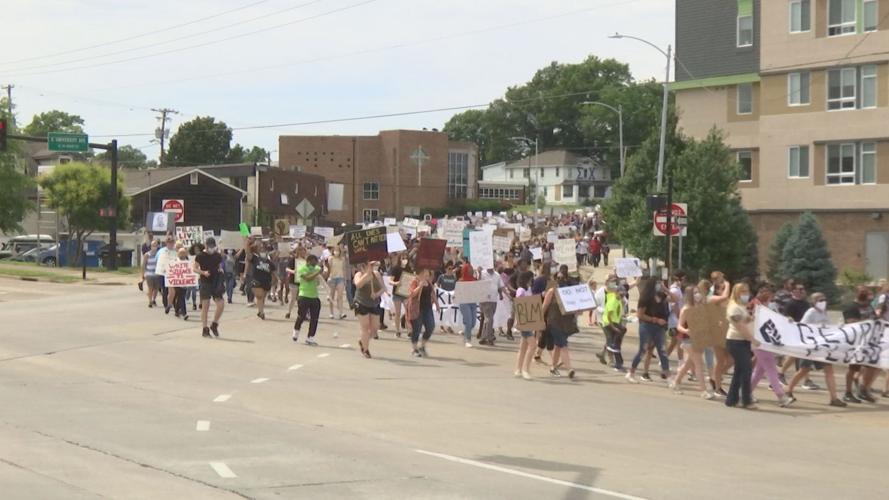 SIU Carbondale student organizes George Floyd protest that draws ...