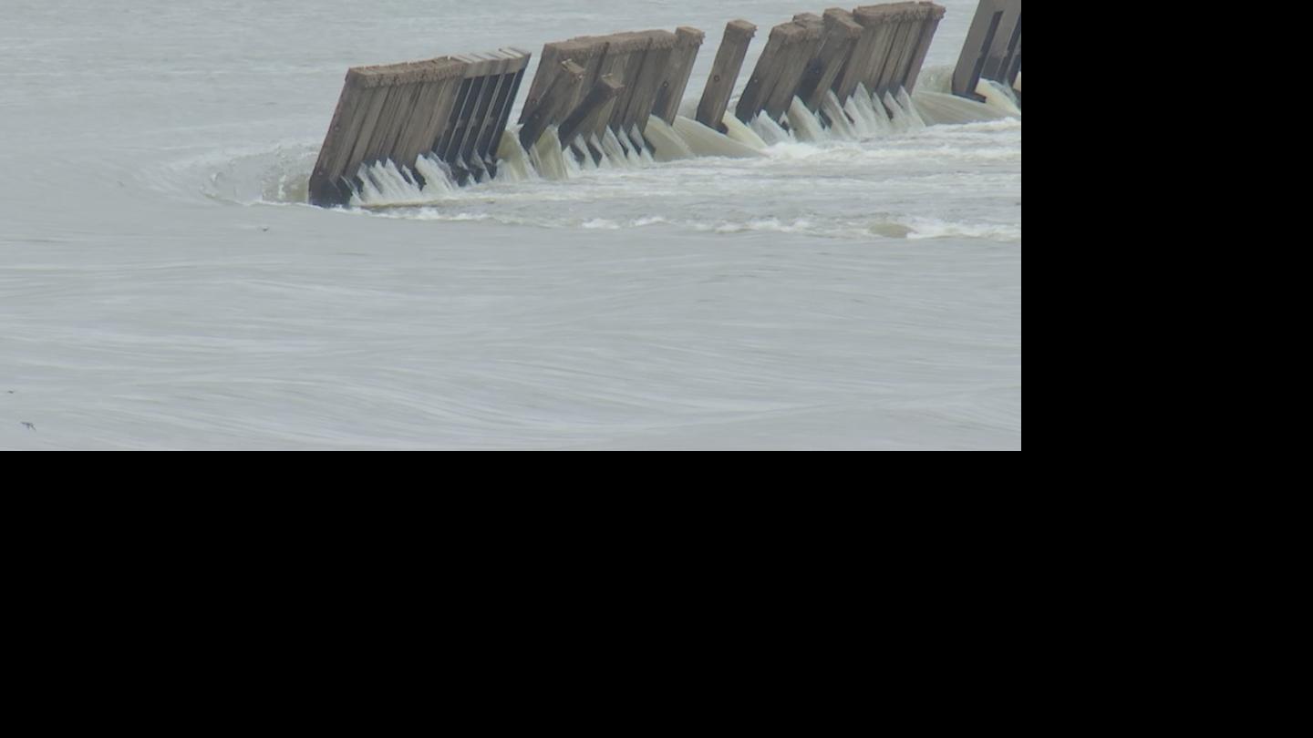 Wicket dam up at Lock and Dam 52 | Illinois News | WPSD Local 6