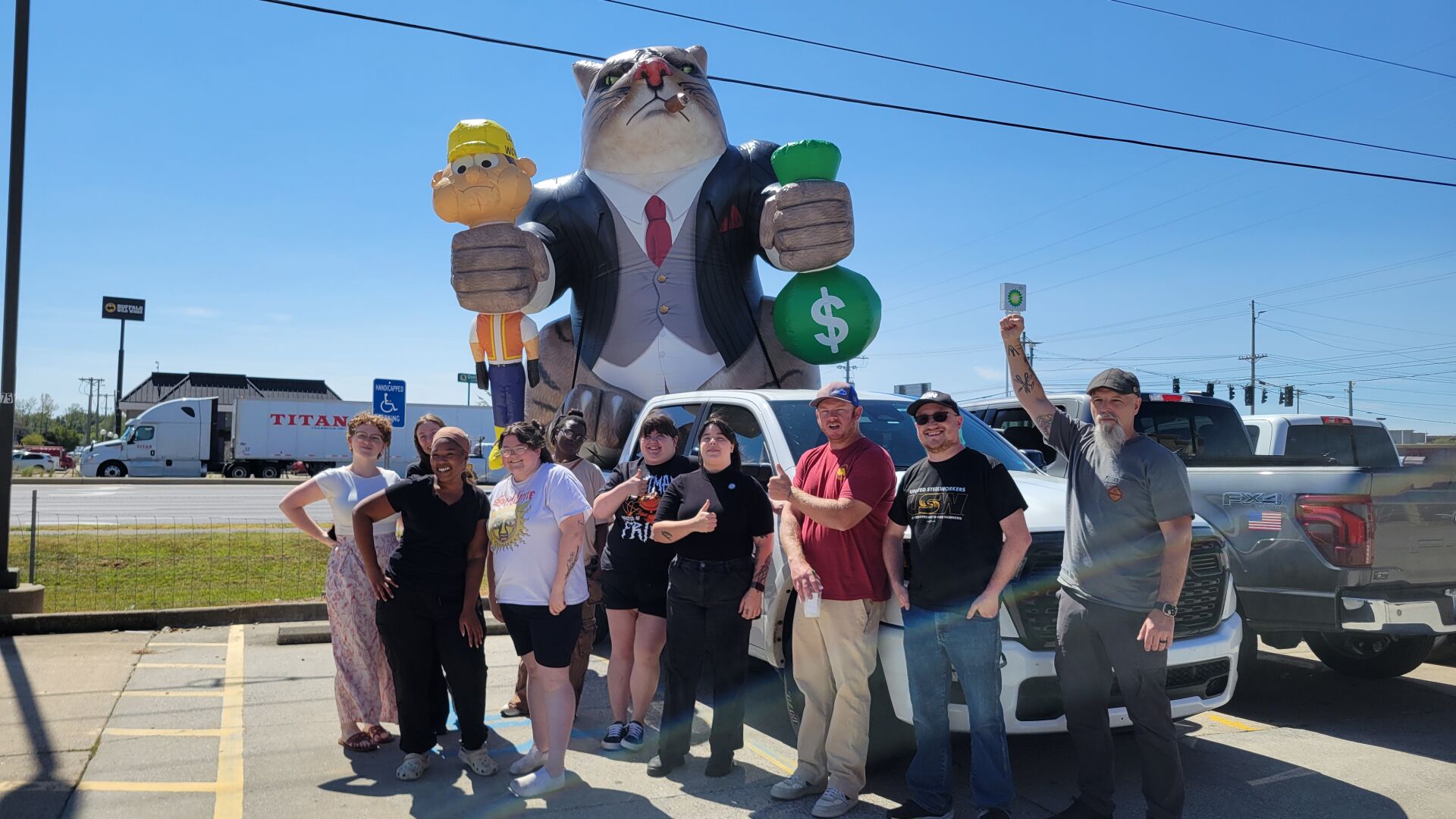 Paducah Starbucks baristas hold 'sip-in' for union support | News ...