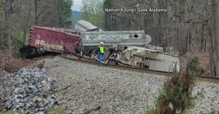 Norfolk Southern train derails in Alabama | News | WPSD Local 6