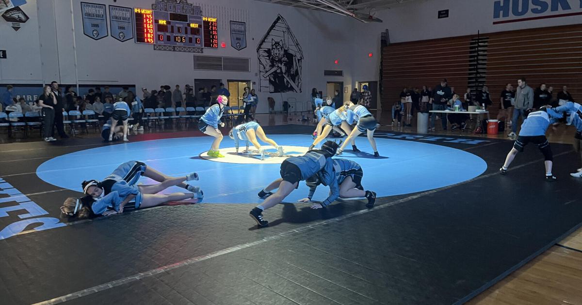 Huskies Fall To Holmen In Inaugural Girls Wrestling Home Dual Prep Sports