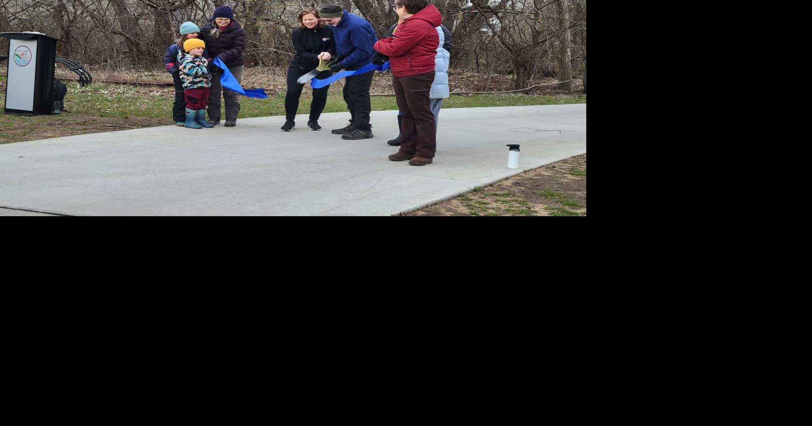 Ribbon cutting officially opens Half Moon Lake boardwalk | Eye On Eau ...