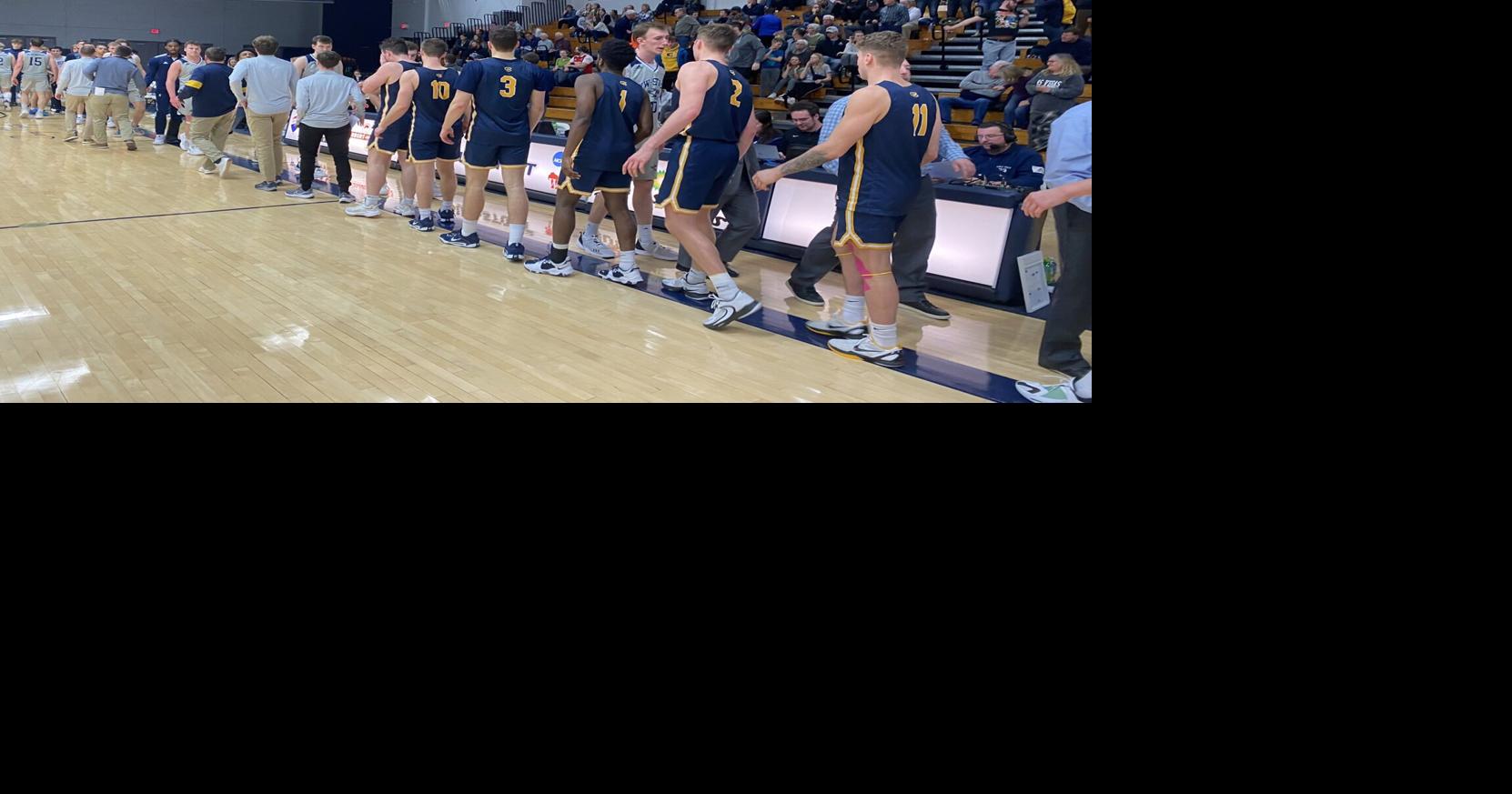Blugold men down Blue Devils, earn home playoff game | Sports | wqow.com