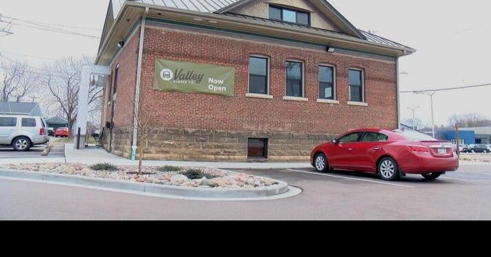 Valley Burger Company now open, aims to connect with community ...