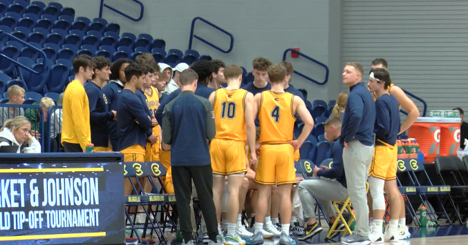 UWEC men's basketball returns talent from last season | Eye On Eau ...